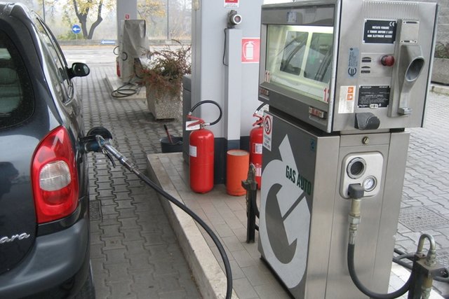 Impianto Gpl auto: costo, quanto si risparmia, pro e contro - alVolante.it