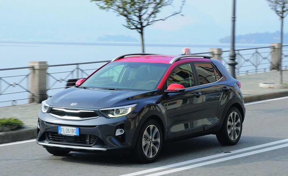 Prova Kia Stonic scheda tecnica opinioni e dimensioni 1.6 CRDi 115 CV Energy