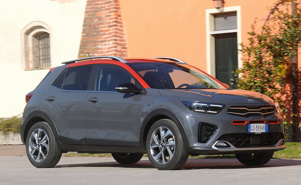 Prova Kia Stonic scheda tecnica, recensioni, opinioni e dimensioni 1.0 T-GDI 120 CV GT Line DCT7 ...