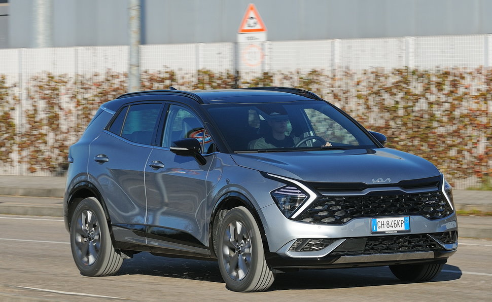 Prova Kia Sportage scheda tecnica opinioni e dimensioni 1.6 T-GDi HEV GT-line Plus AWD AT ...