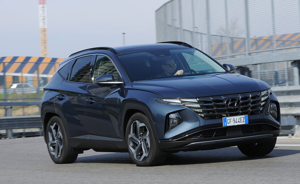 Prova Hyundai Tucson scheda tecnica opinioni e dimensioni 1.6 PHEV ...
