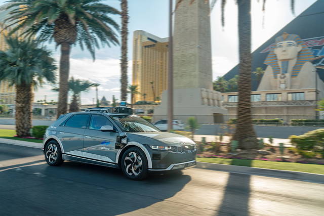 Uber lancia i robotaxi negli USA - alVolante.it