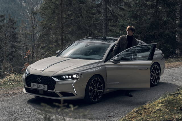 DS9: le novità del model year 2023 - alVolante.it