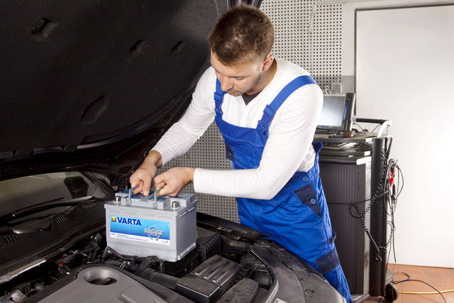 Batteria dell’auto scarica: sintomi, cosa fare e come ricaricarla ...