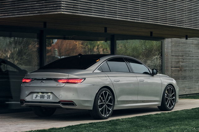 DS9: le novità del model year 2023 - alVolante.it