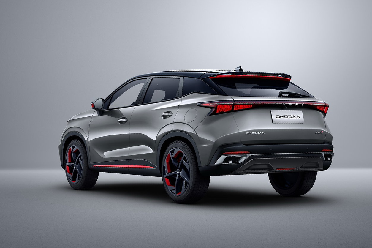 Foto - La Omoda 5 pronta al debutto in Italia - alVolante.it