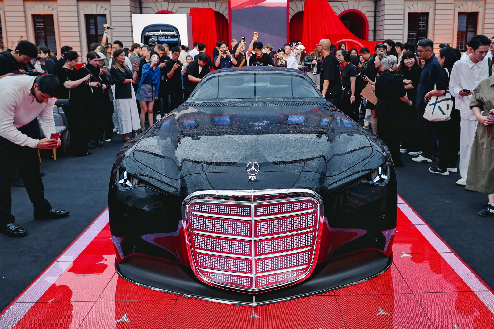 Foto - Vision Iconic: il futuro della Mercedes vuole essere spettacolare - alVolante.it