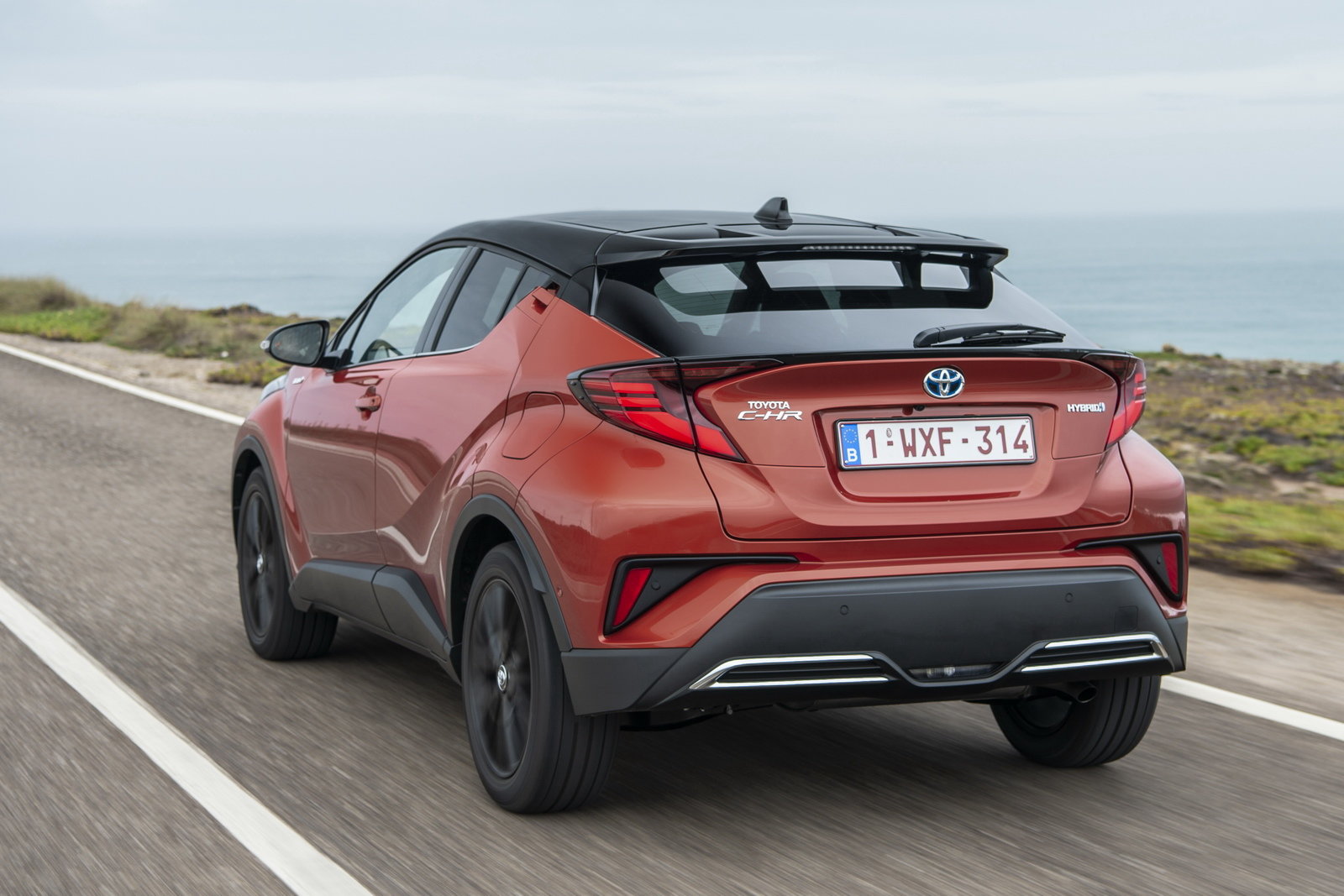 Toyota C HR prova scheda tecnica opinioni e dimensioni 2.0 Hybrid Dynamic Force Premiere E CVT alVolante