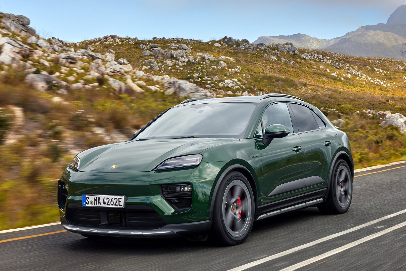 Macan porsche electric store